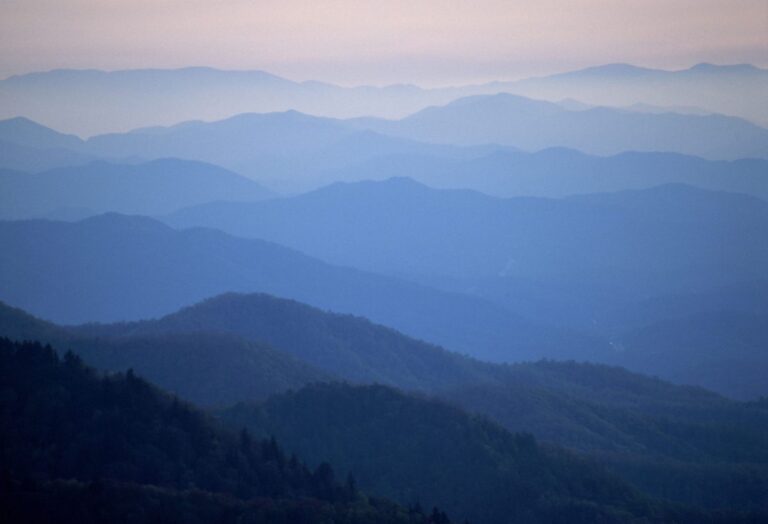 Why Are The Blue Ridge Mountains Smoky? - Explore Mystic Smokies ...